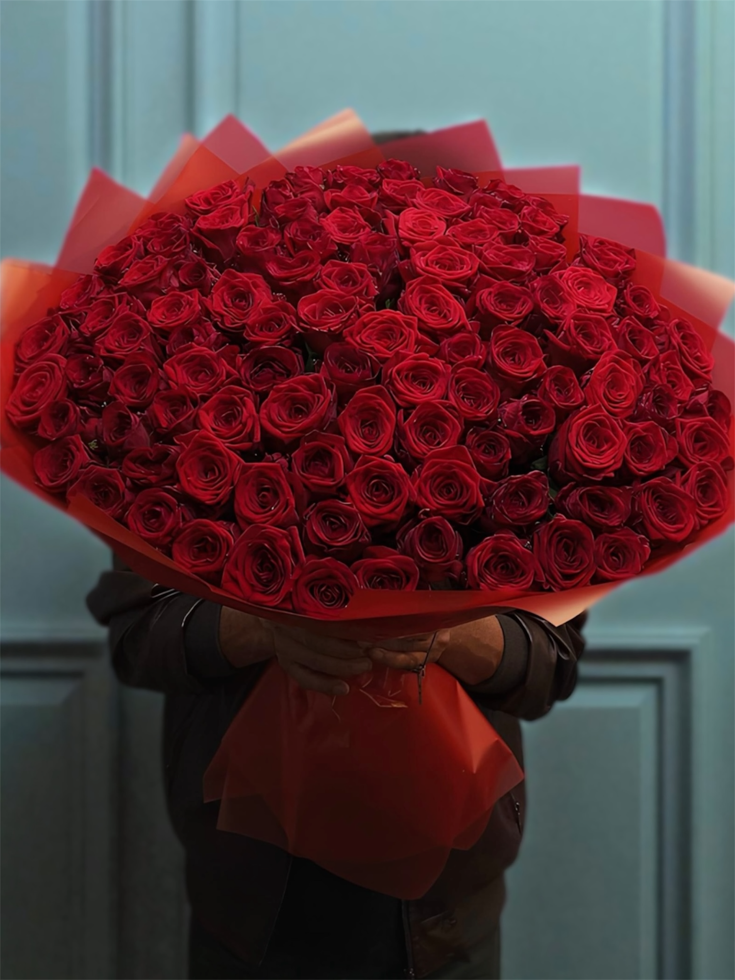 Букет из 101 красной российской розы 60см, "Red Naomi" Ред Наоми, на 14 февраля, на 8 марта