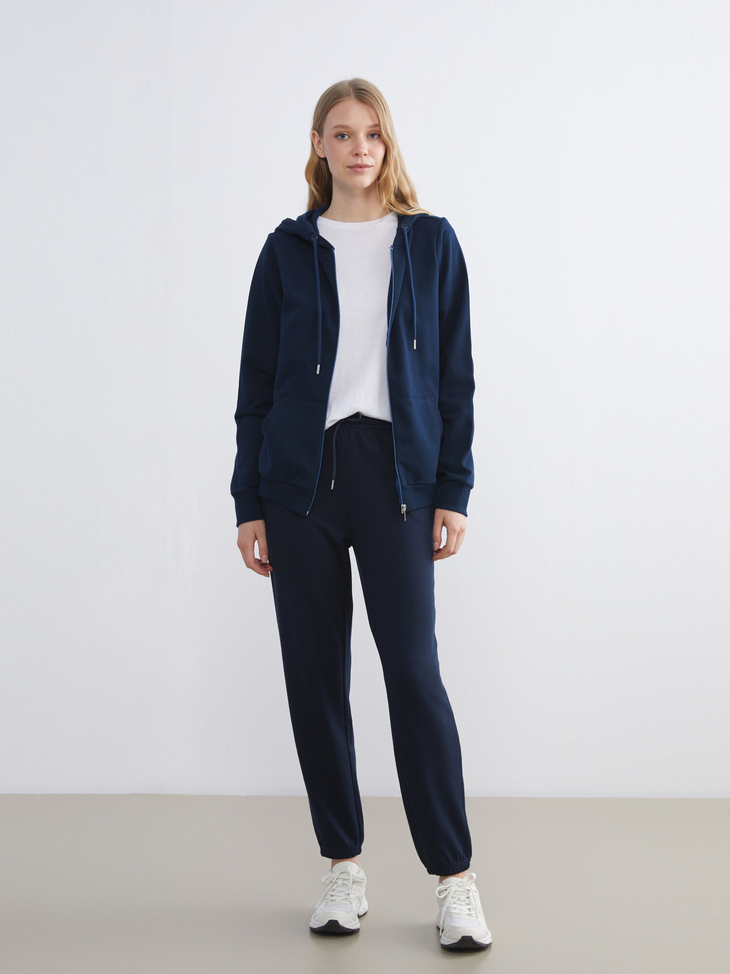 Брюки спортивные