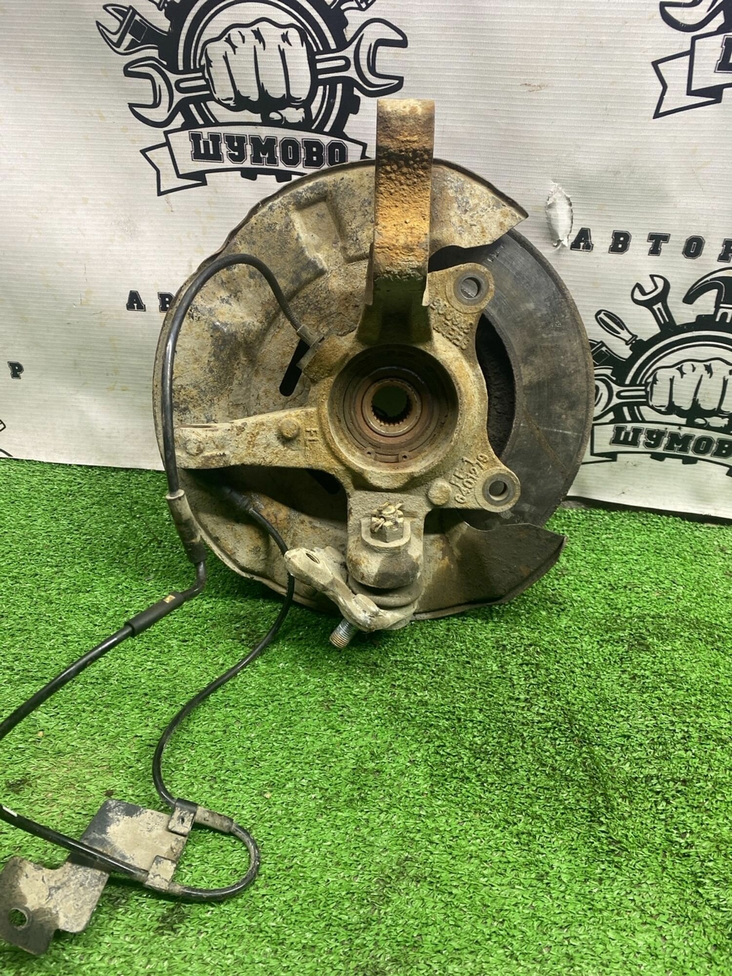 Поворотный кулак левый Geely Emgrand EC7 2014 с пробегом