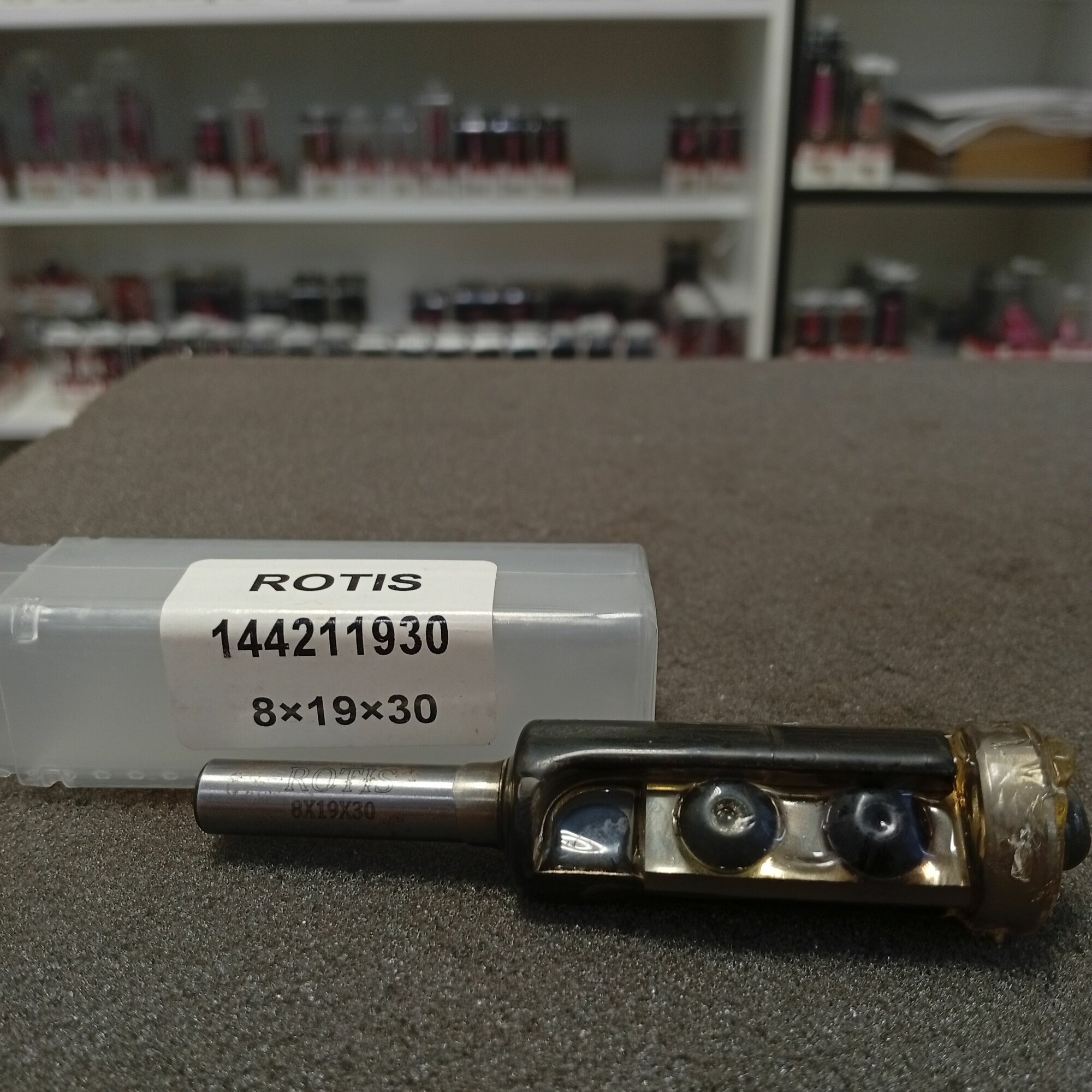 Фреза ROTIS обгонная со сменными ножами (нижний подшипник) 19x30х86 S 8