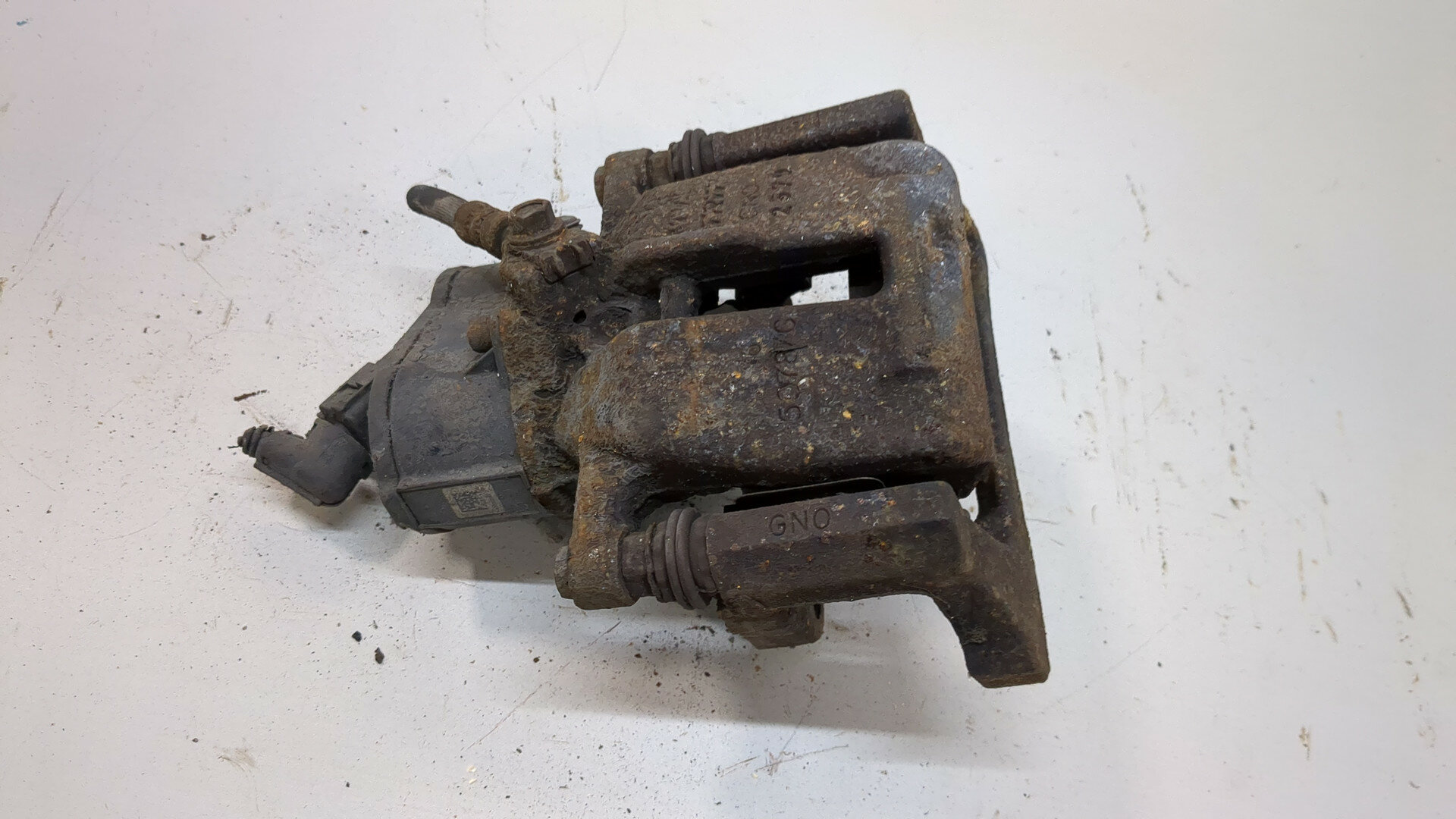 Суппорт левый задний Volkswagen Passat CC Б/У