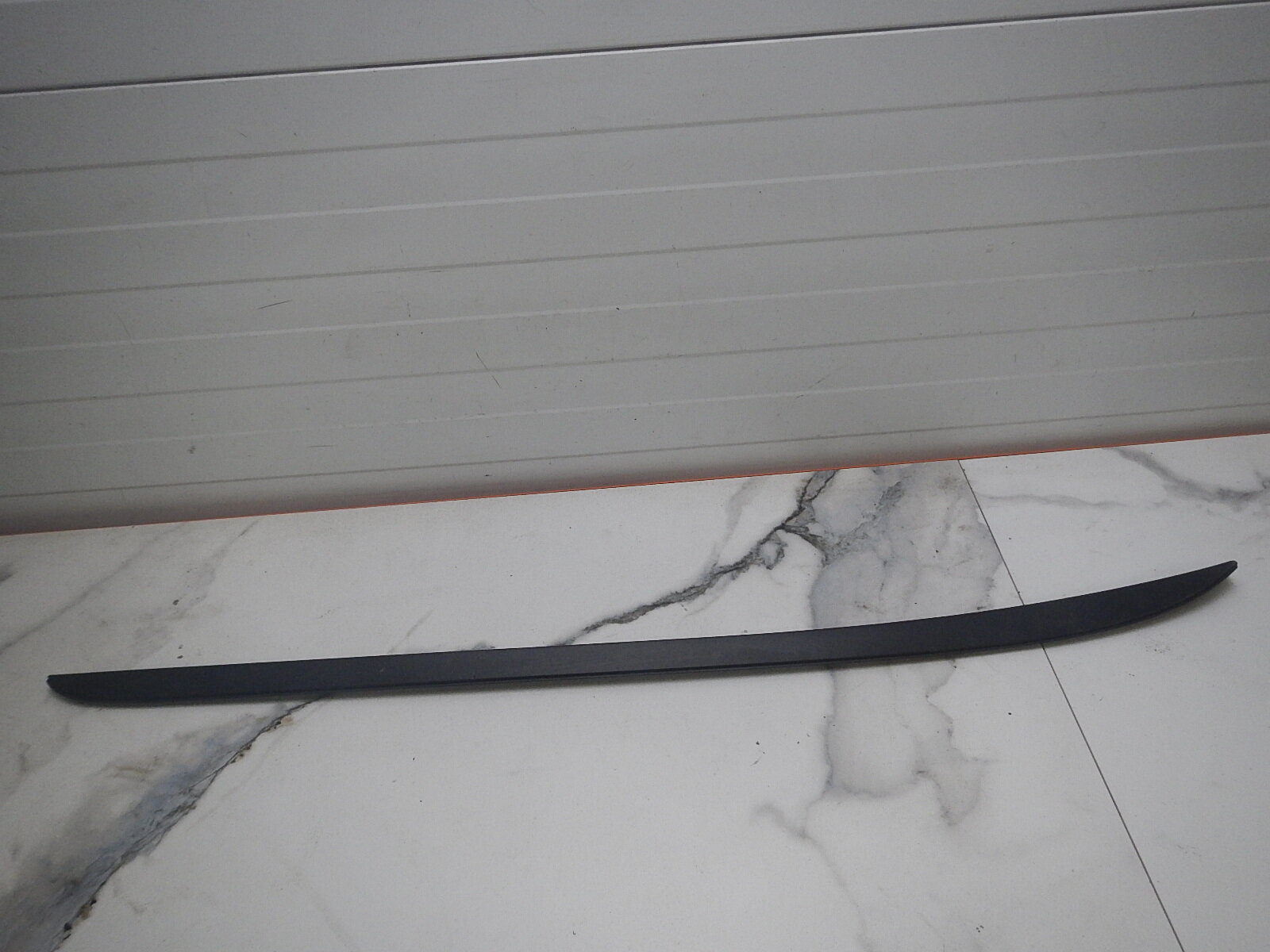 Б/У Молдинг лобового стекла, Ford (Форд)-FOCUS 3 (11-19) FORD FOCUS 3 (11-19) правый Потертости. 630058 FORD арт. BM51A03...