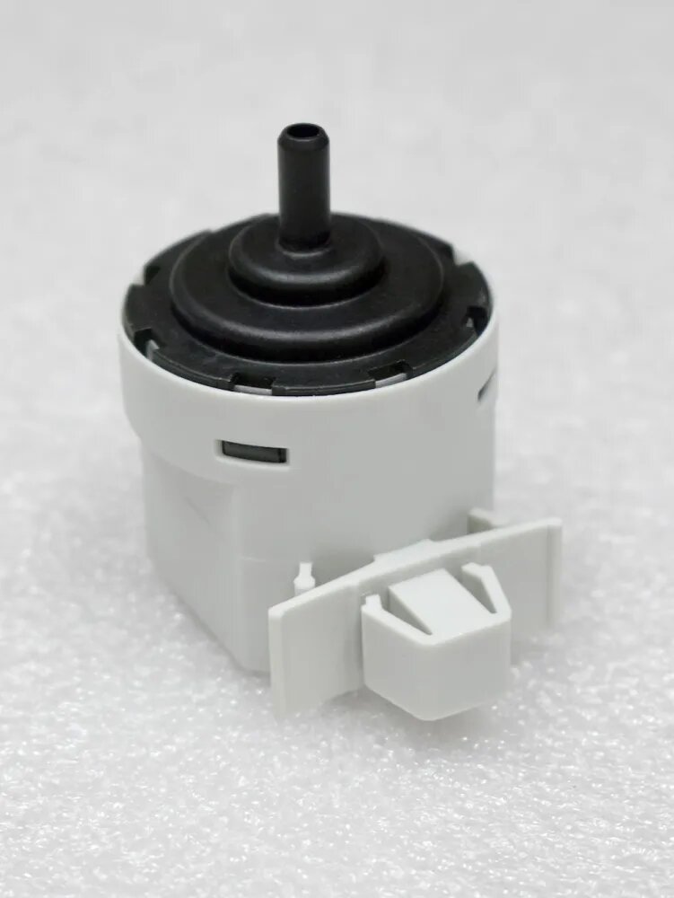 Реле уровня Indesit линейное, 3 контакта