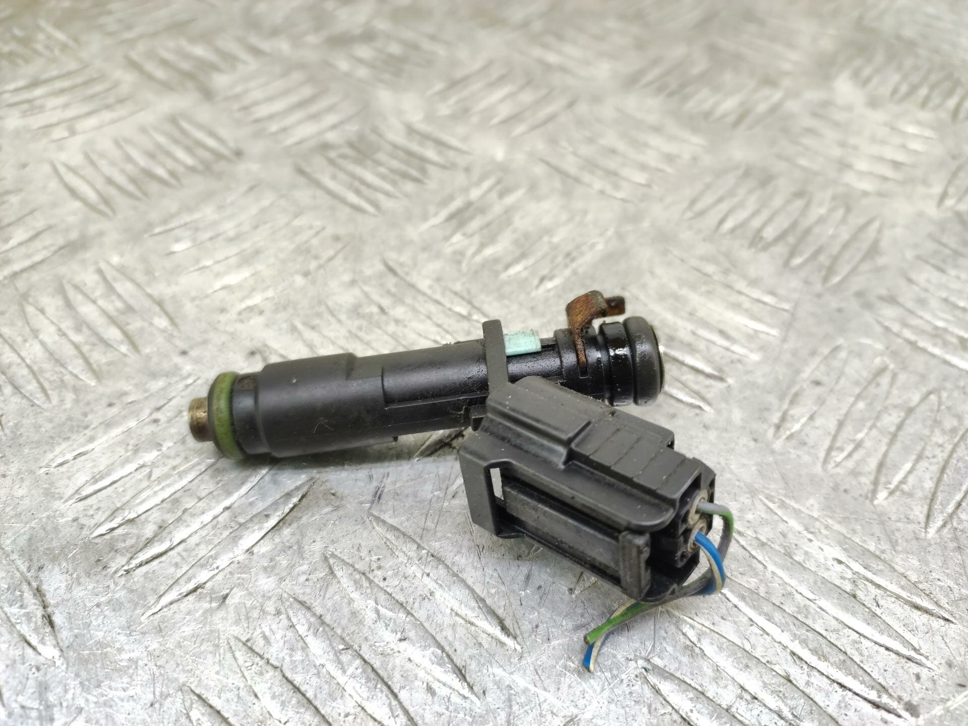 Форсунка топливная Volkswagen Polo 4 рест. (2005 - 2009) 03D906031F