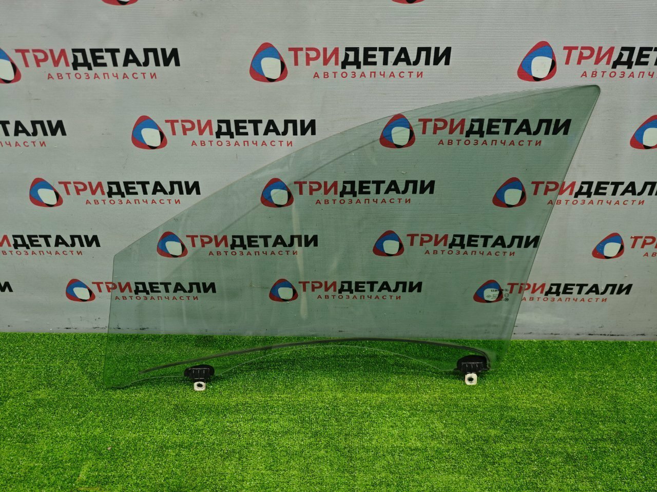 Стекло двери Renault Fluence 1.6 K4M 2013 перед. прав. (б/у)
