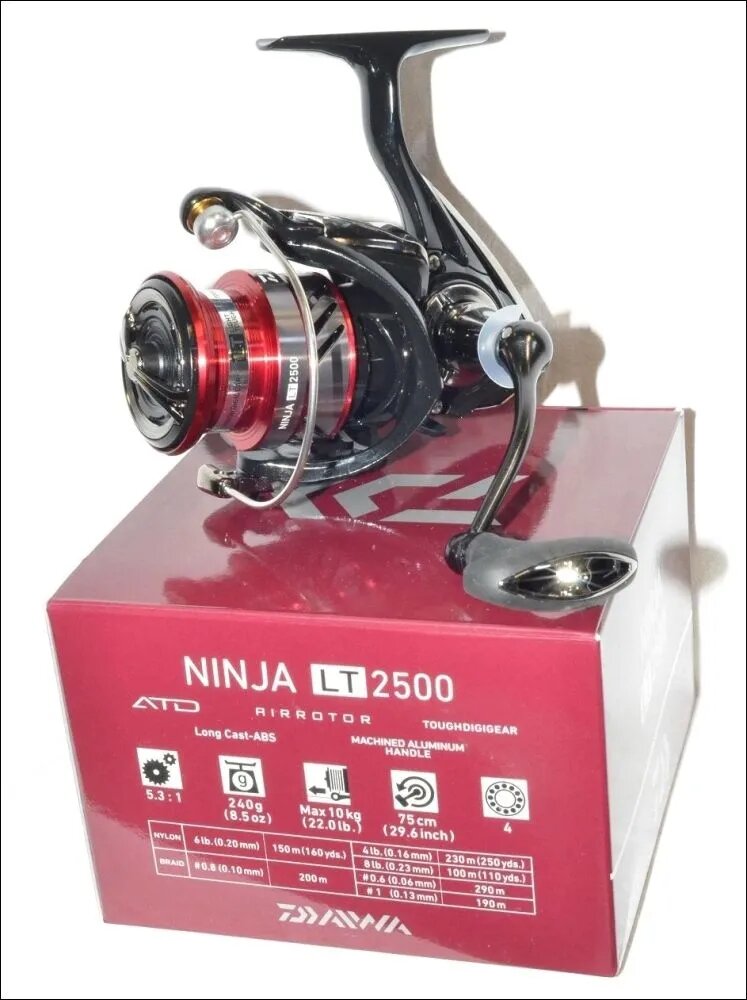 Daiwa Ninja LT 2500 - Безынерционная катушка, передний фрикцион, передаточное число 5.3:1, для правой руки, красная