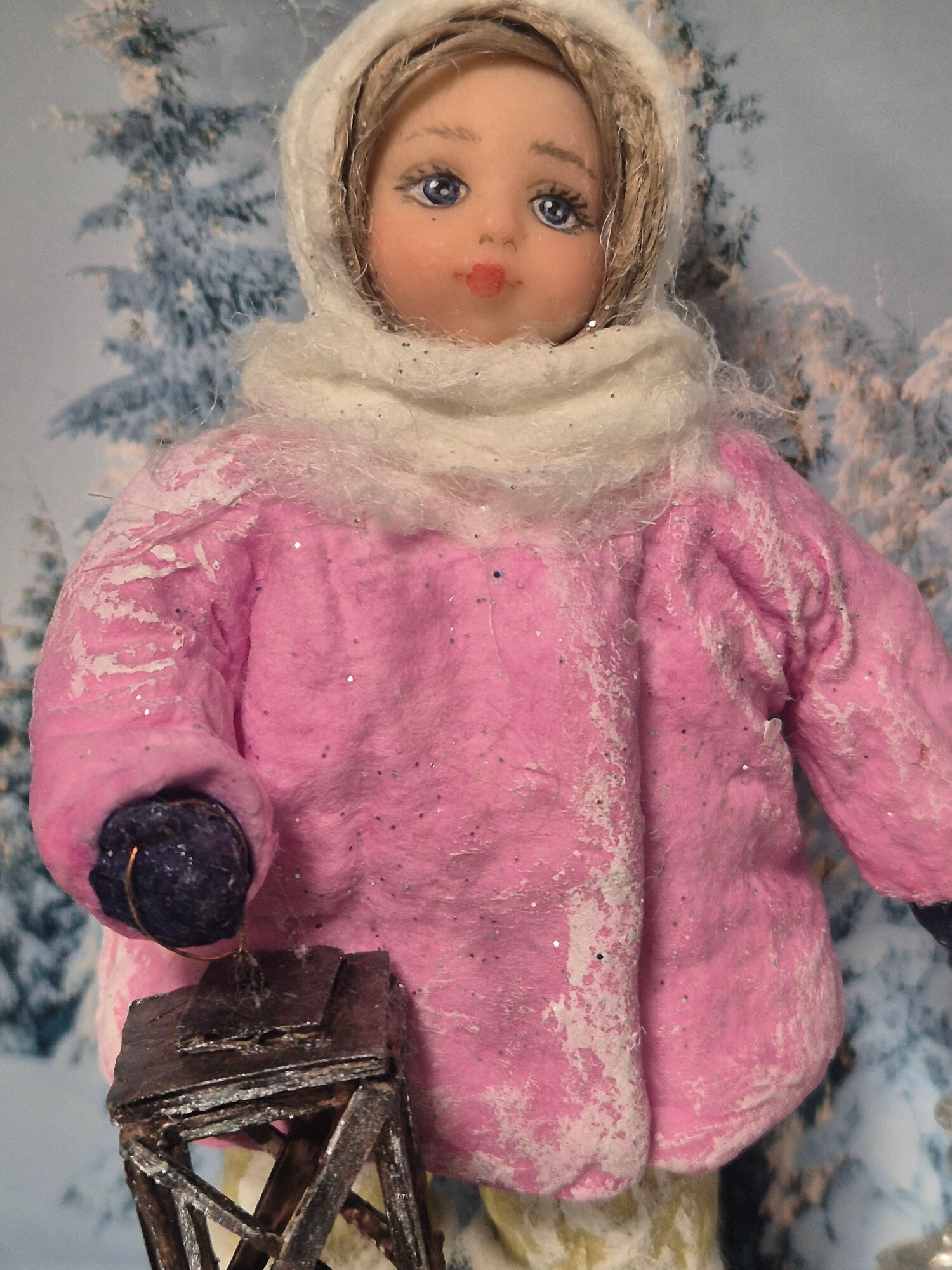 Ёлочная игрушка Affavatta, "Девочка с фонариком", 12см, ручная роспись