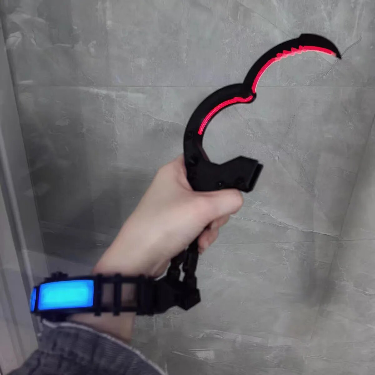Браслет-клешня косплей Death Stranding, Red and blue light