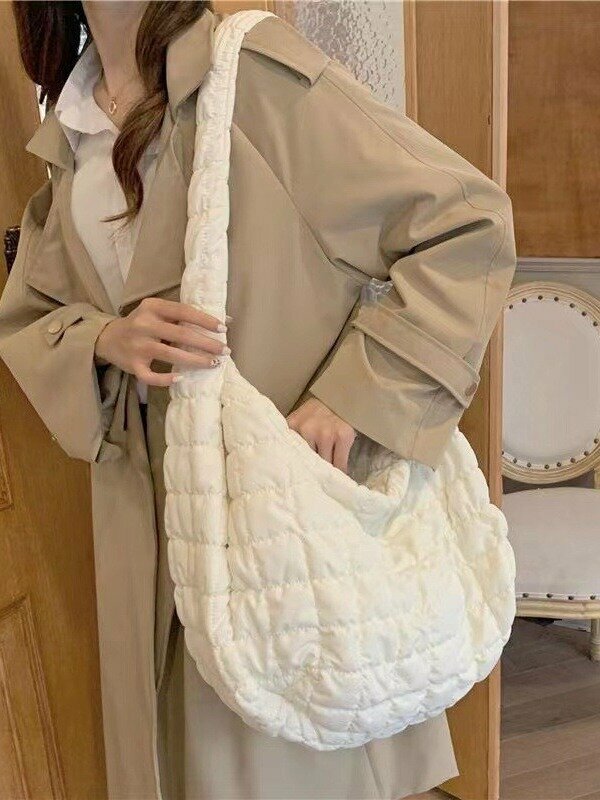 Женская повседневная сумка Cloud fold big bag - это индивидуальность, легкость и большая вместительность