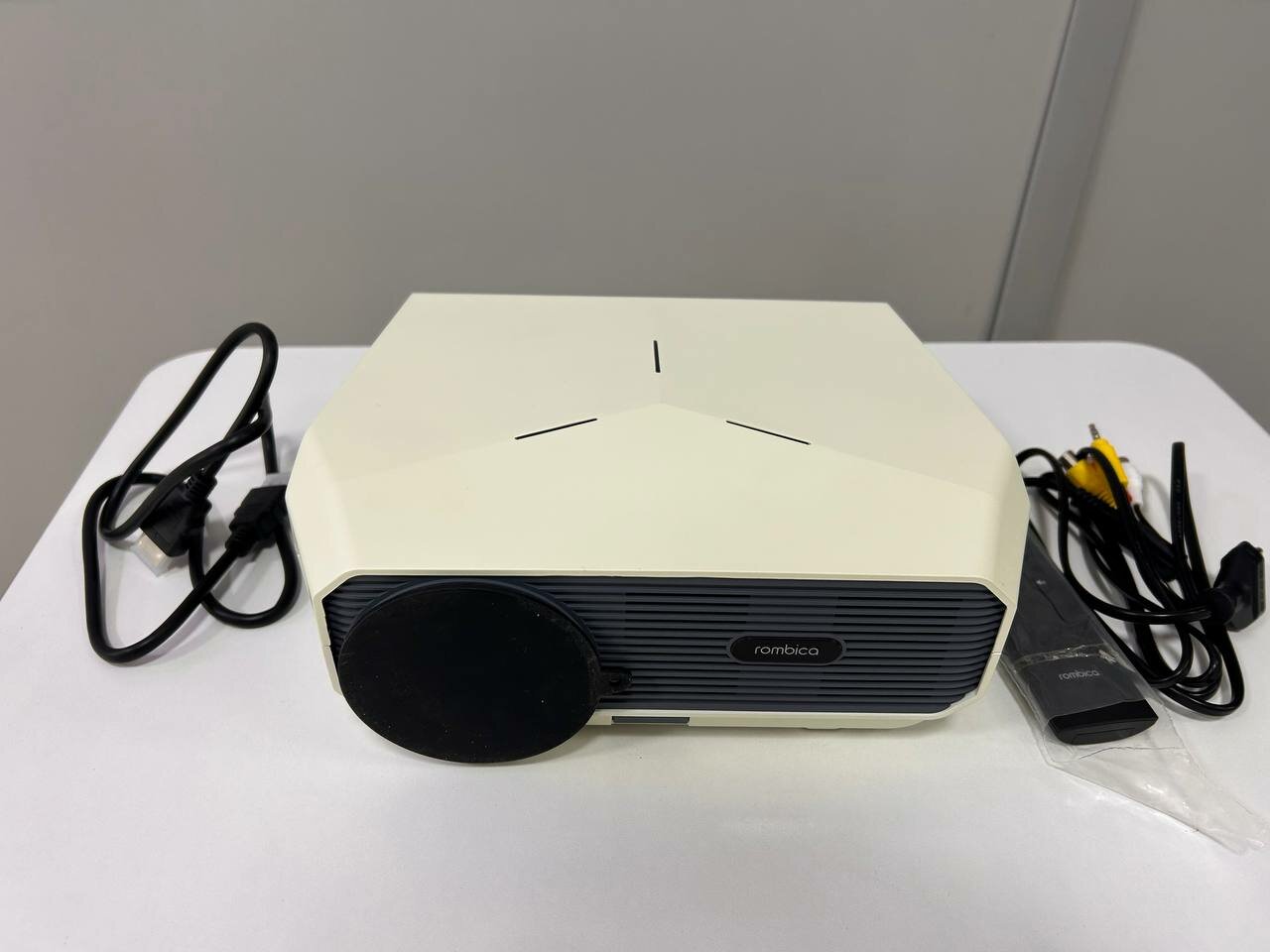 Проектор Rombica Ray Box Eclipse White MPR-L740 — фото 1