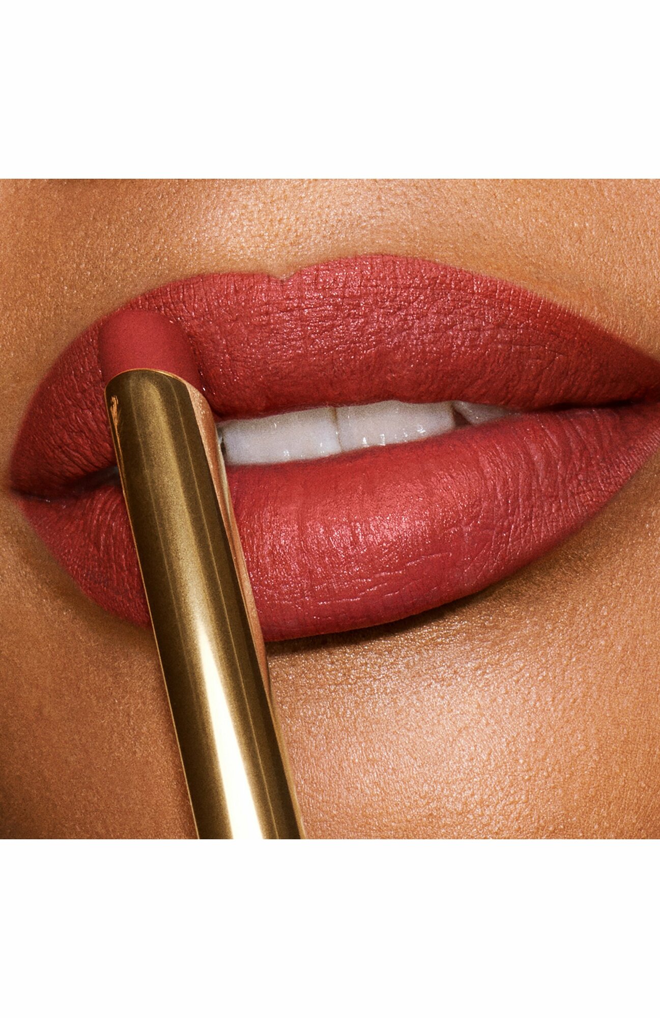 Матовая губная помада Pure Color Explicit Silk Matte Lipstick, оттенок 110 Wrong Place, Right Time (0,7ml) Estée Lauder