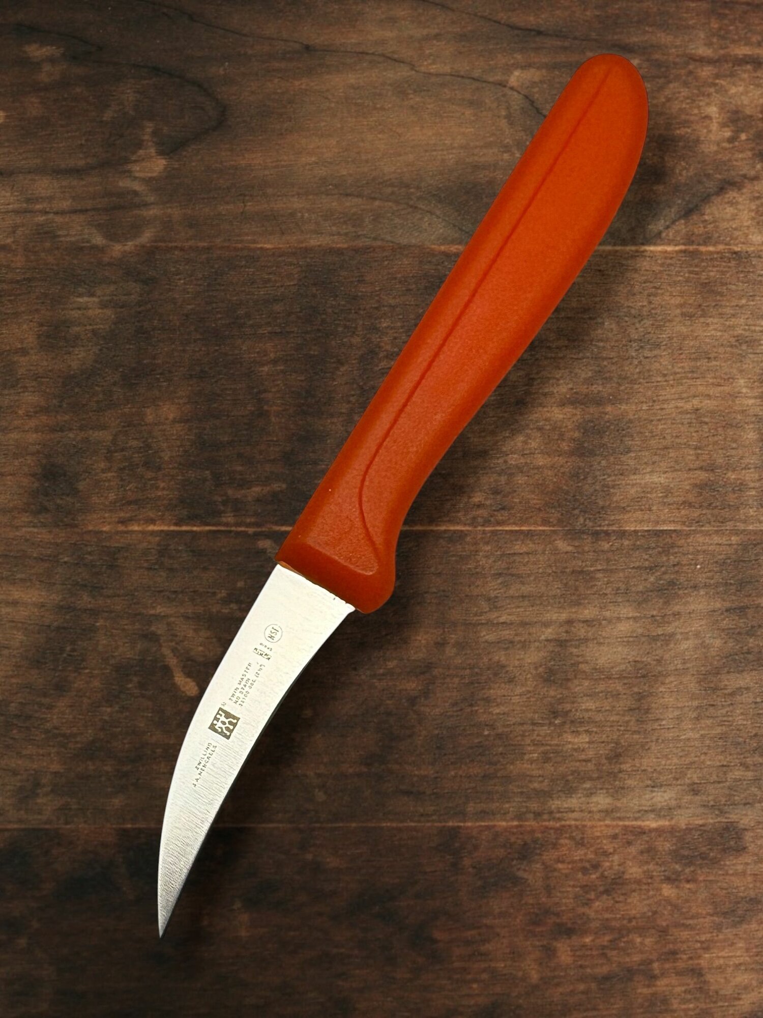 Кухонный нож Zwilling J.A. Henckels Twin Master 2,5 in. Bird s Beak Peeling Knife, Orange, 32100-066