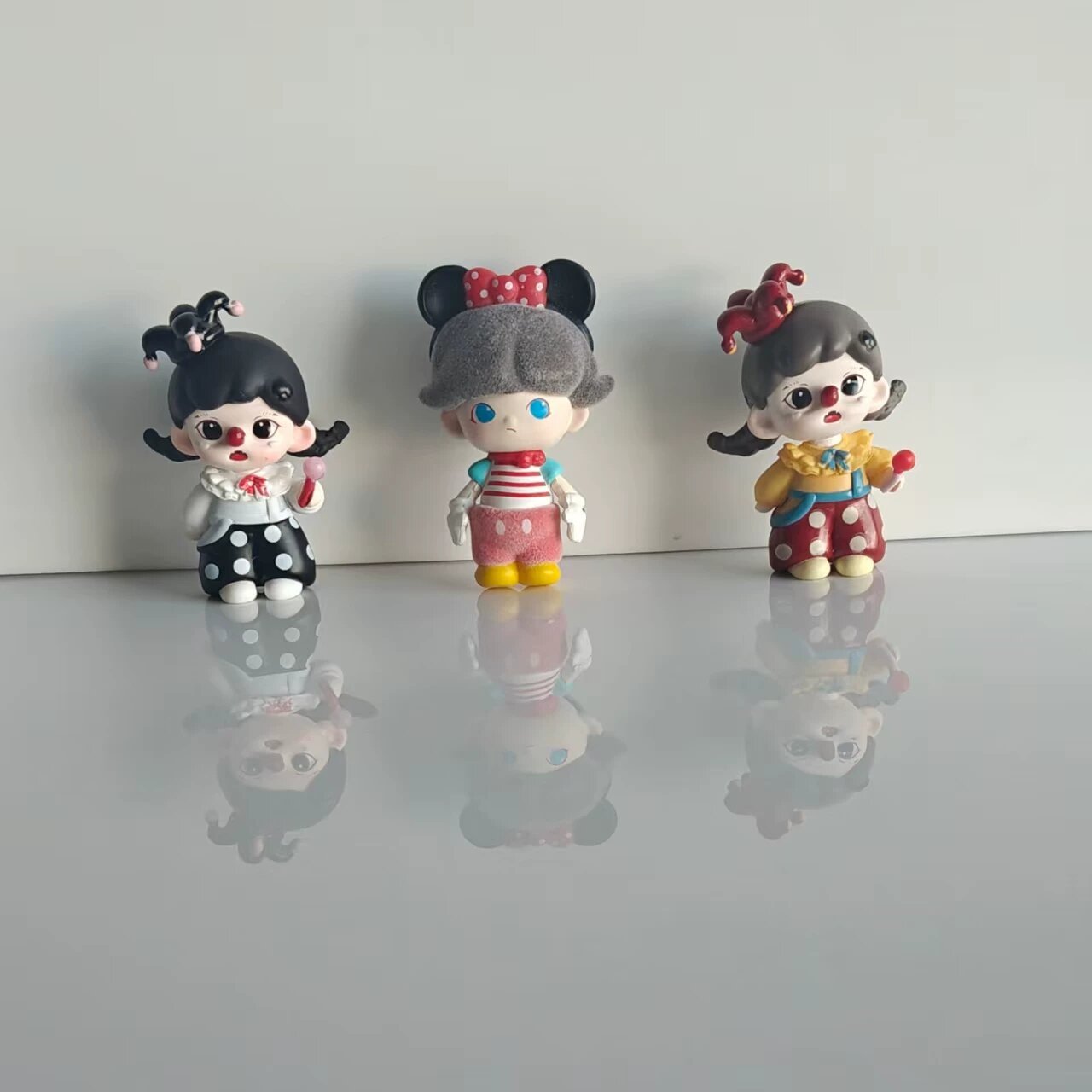 Фигурки из серии Dimoo Clown Sister, милые подвески для сумок, забавные украшения для автомобиля, коллекционные