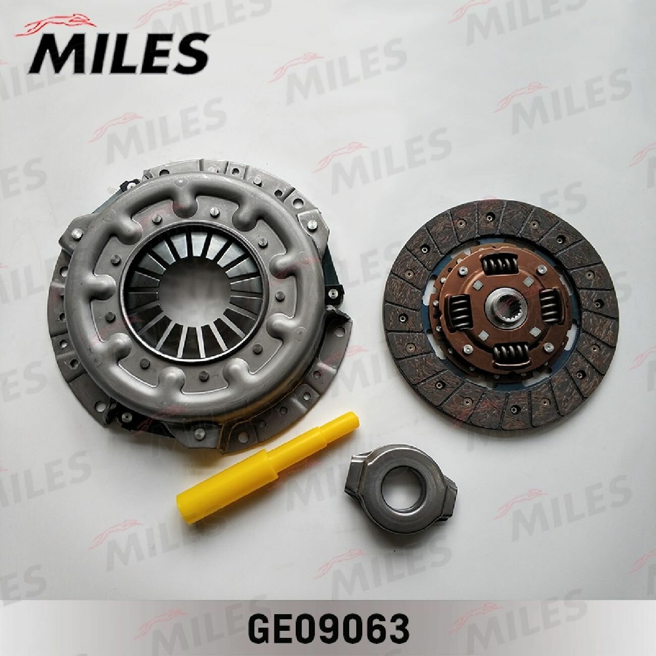 Сцепление в сборе (с подш.) NISSAN ALMERA N16/PRIMERA P10/P11 1.5-2.0 81-03, MILES GE09063