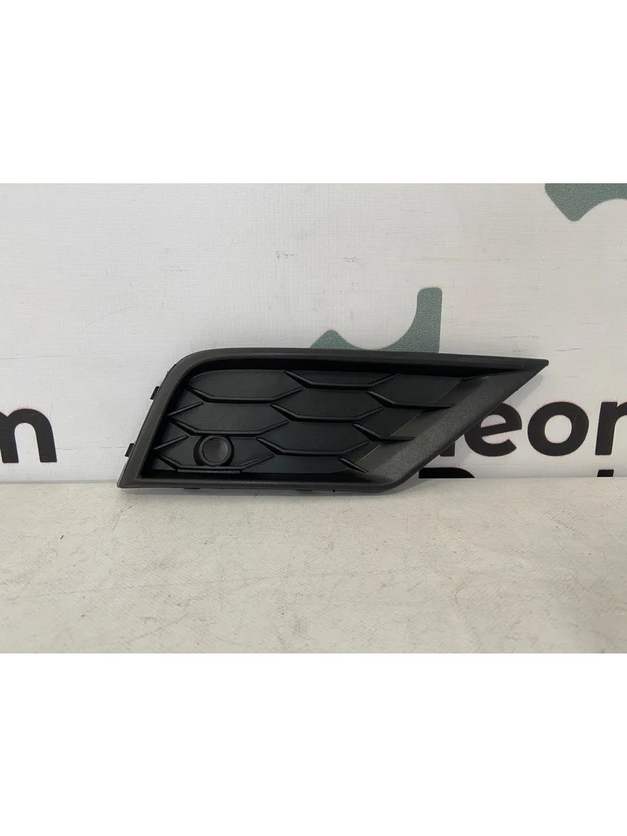 Решетка переднего бампера правая под сенсор VW Tiguan 2 2016-