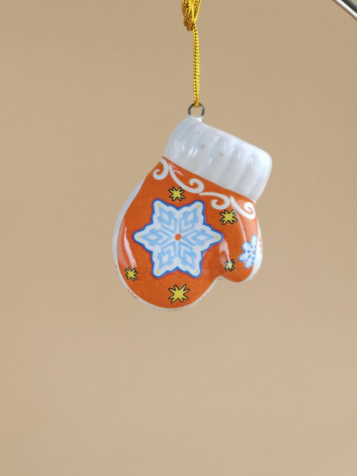 Ёлочная игрушка "Варежка". Ярославская майолика. Керамика ручной работы. Сделано в России.