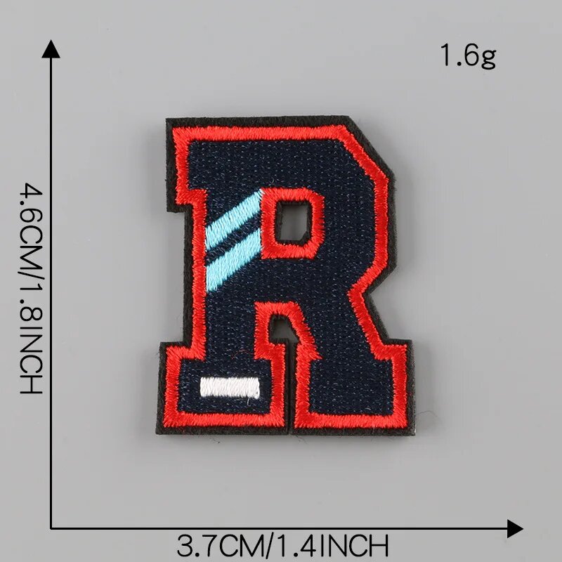 Нашивка буква R красная, 3.7x4.6 см