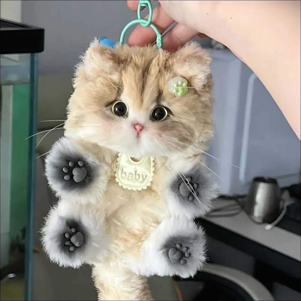Пушистый брелок-котик ручной работы / Мягкая игрушка-подвеска / Милый подарок для девушек