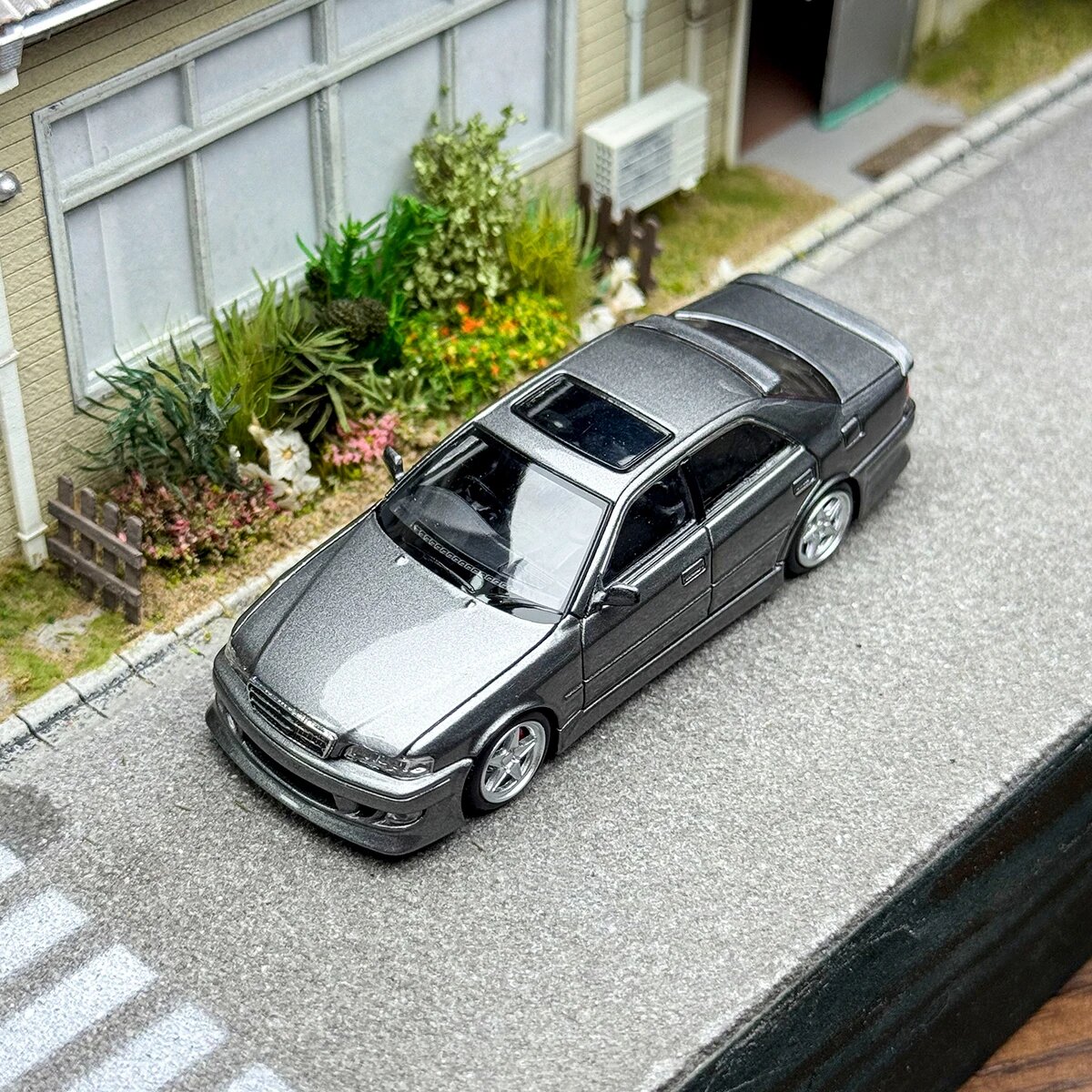 Модель автомобиля Chaser MK6 JZX100 1:64 Серый, серый