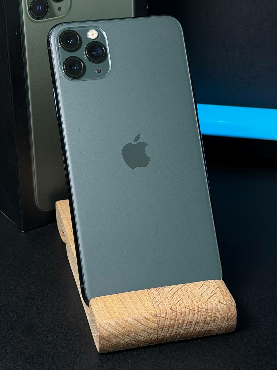 Смартфон Apple iPhone 11 Pro Max 256 ГБ, 2 nano-SIM, зелёный