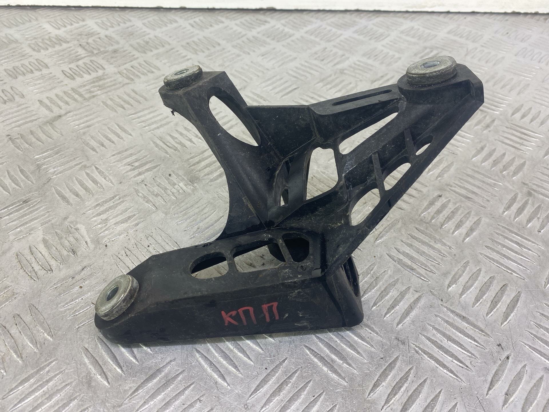 Кронштейн крепления троса КПП Volkswagen Touran 2-й рест. (2010 - 2015) 1K0711789G