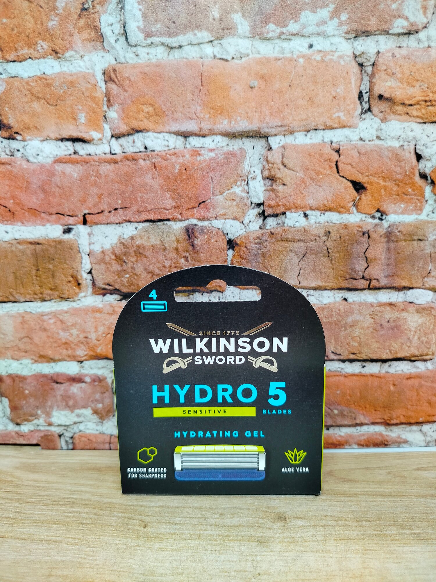 Wilkinson Sword Hydro 5 Skin Protection Sensetive сменные касеты для бритвы 5 лезвий с гелевой полоской 4 шт