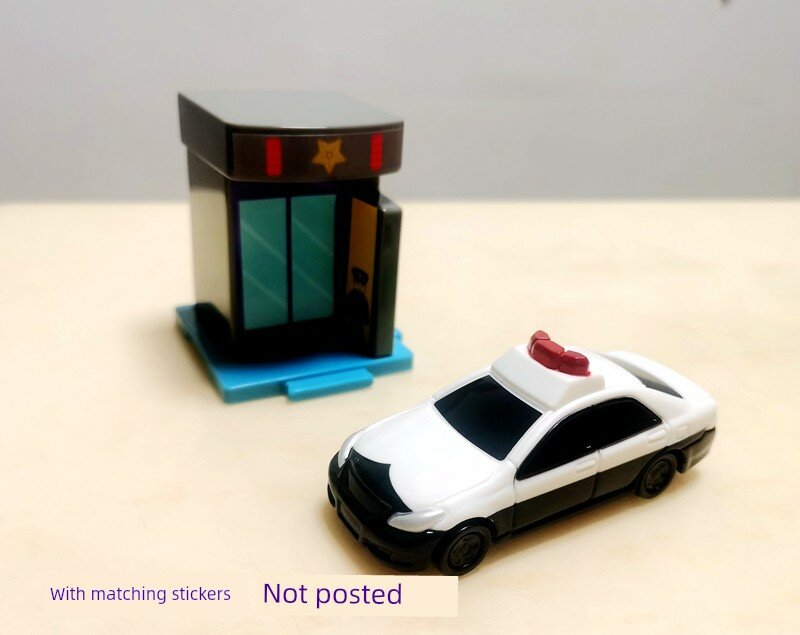 2022 McDonald's Hello Kitty Hot Wheels: корзина для хранения игрушек в виде внедорожного пикапа полицейская