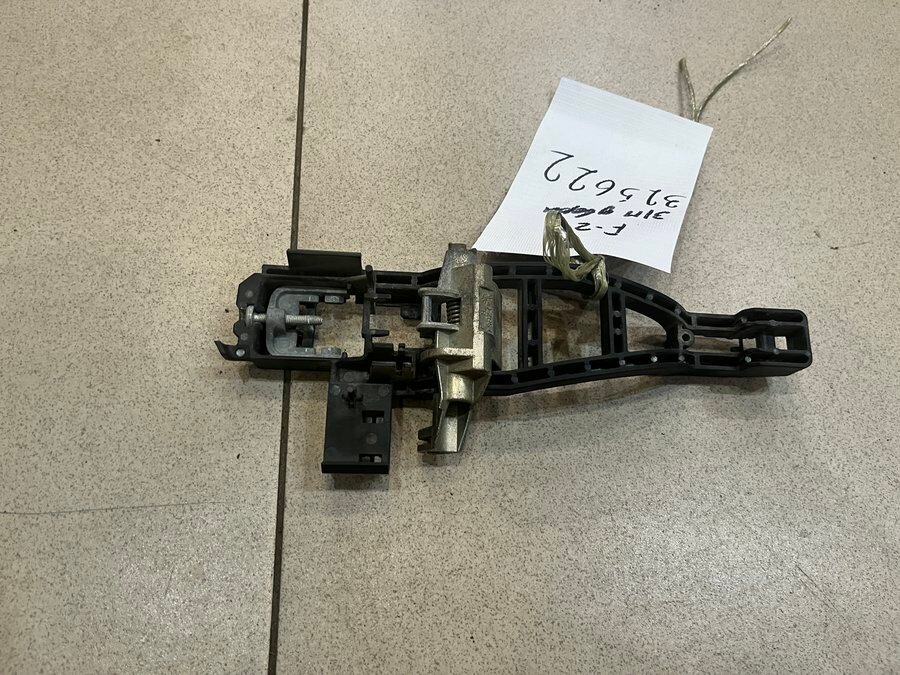 Кронштейн ручки задней правой от Ford Focus 2 2004-2008