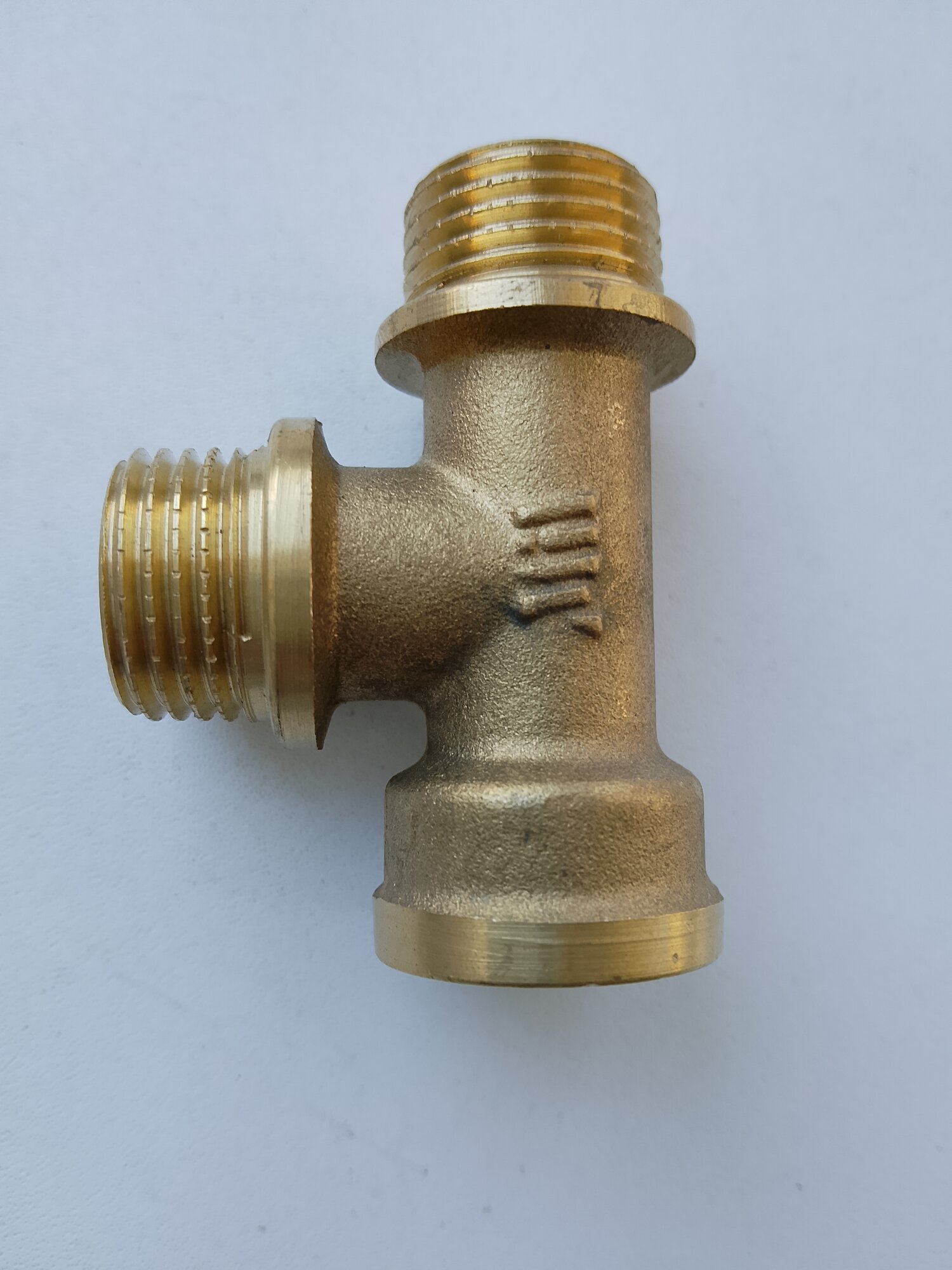 Тройник латунь 1/2ВР х 1/2 НР х 1/2 НР Millennium.