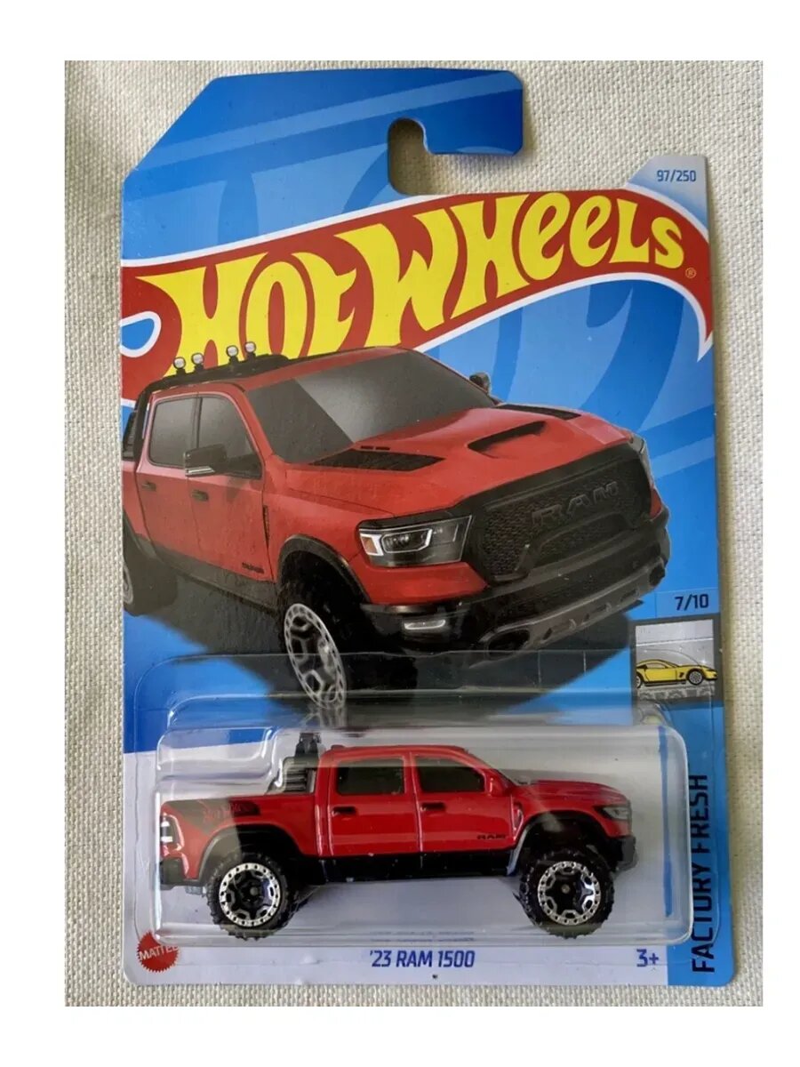 Машинка коллекционная '23 Ram 1500