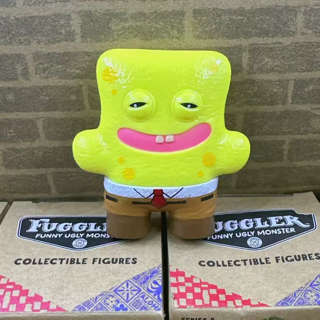 Оригинальная коллекционная фигурка FUGGLER Big-Tooth (флокированные зубы), светящаяся в темноте, миниатюрная