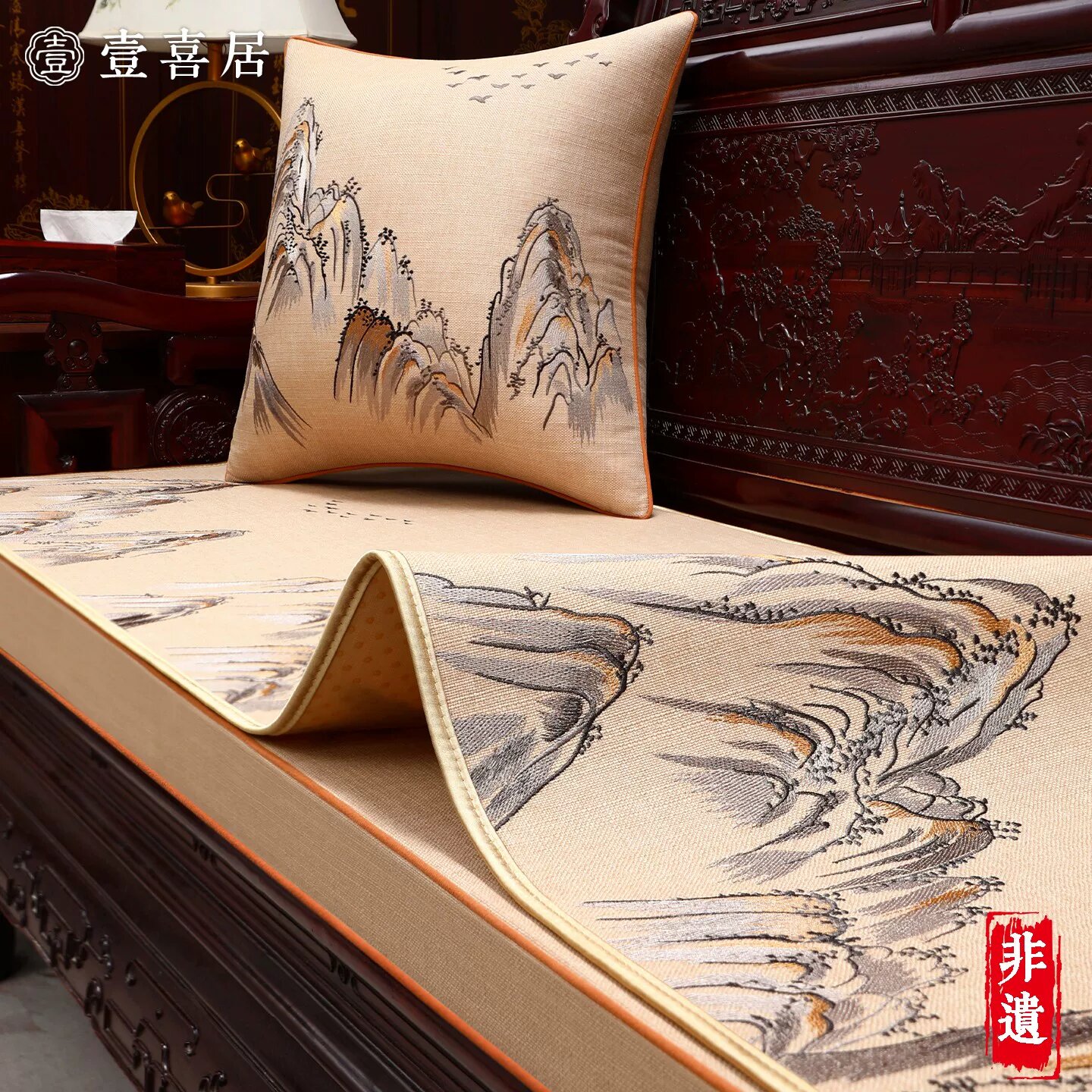 Jiangshan Ru Hua Dolice Linen Бежевый Вышитый Водонепроницаемый Антискользящий Чехол 80x210см для дивана 190-210см