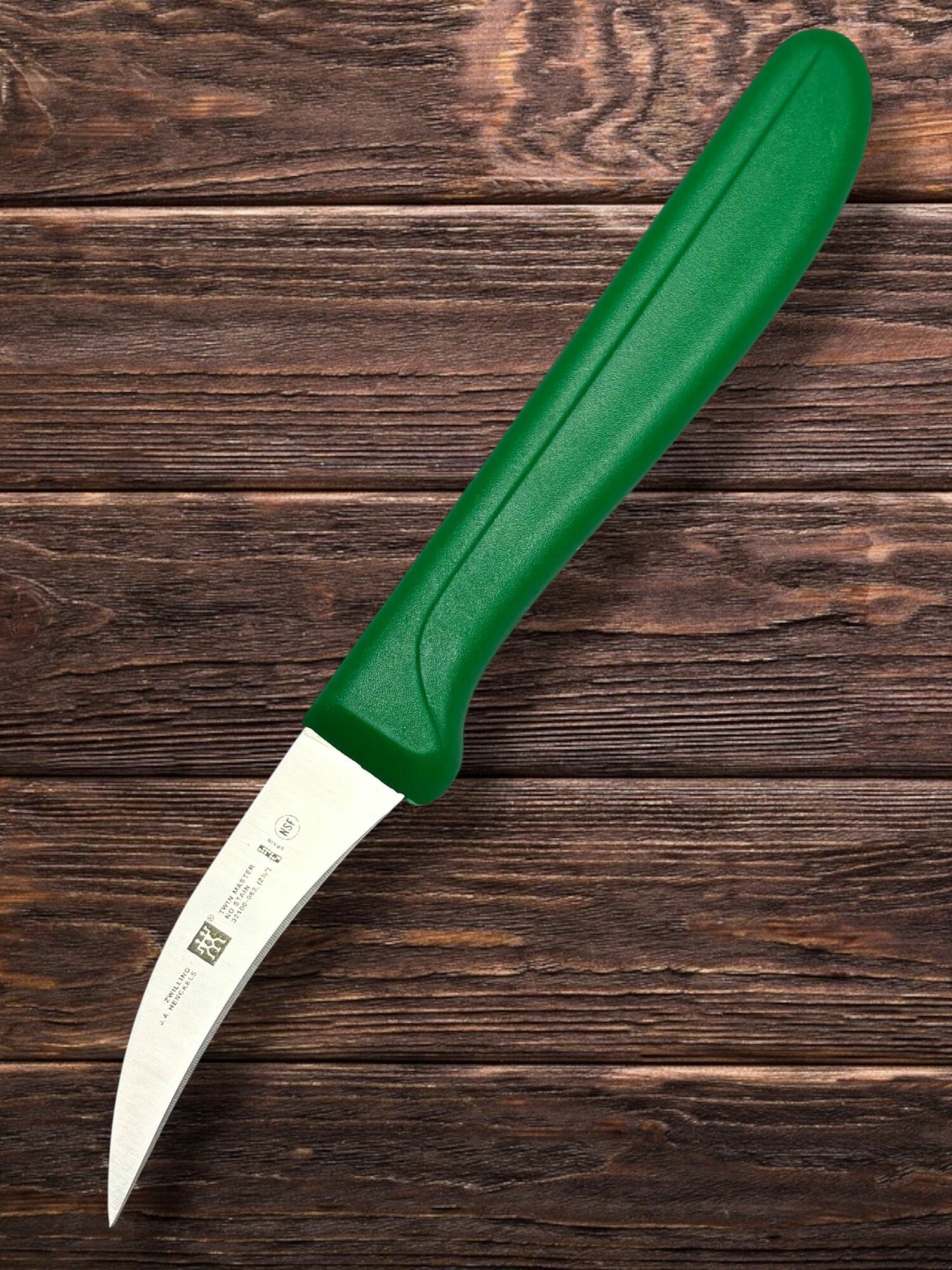 Кухонный нож Zwilling J.A. Henckels Twin Master 2 1/2 in. Birds Beak Peeling Knife, Green, 32100-062