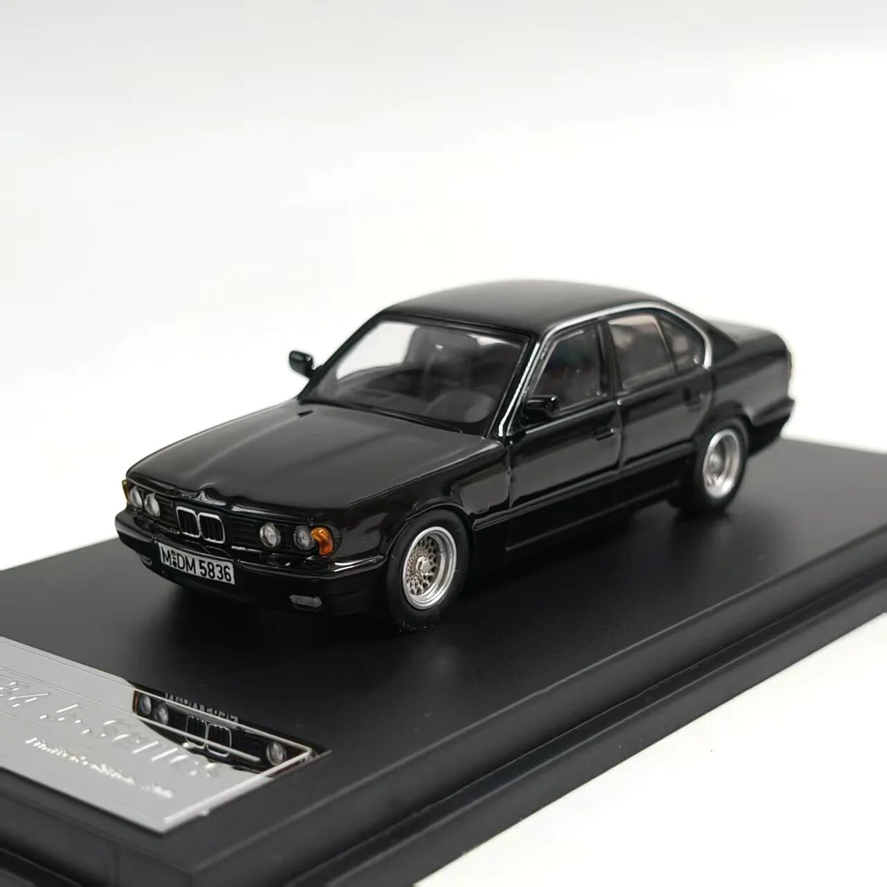 WELLY BMW E34 5 серии 1:64 металлическая модель