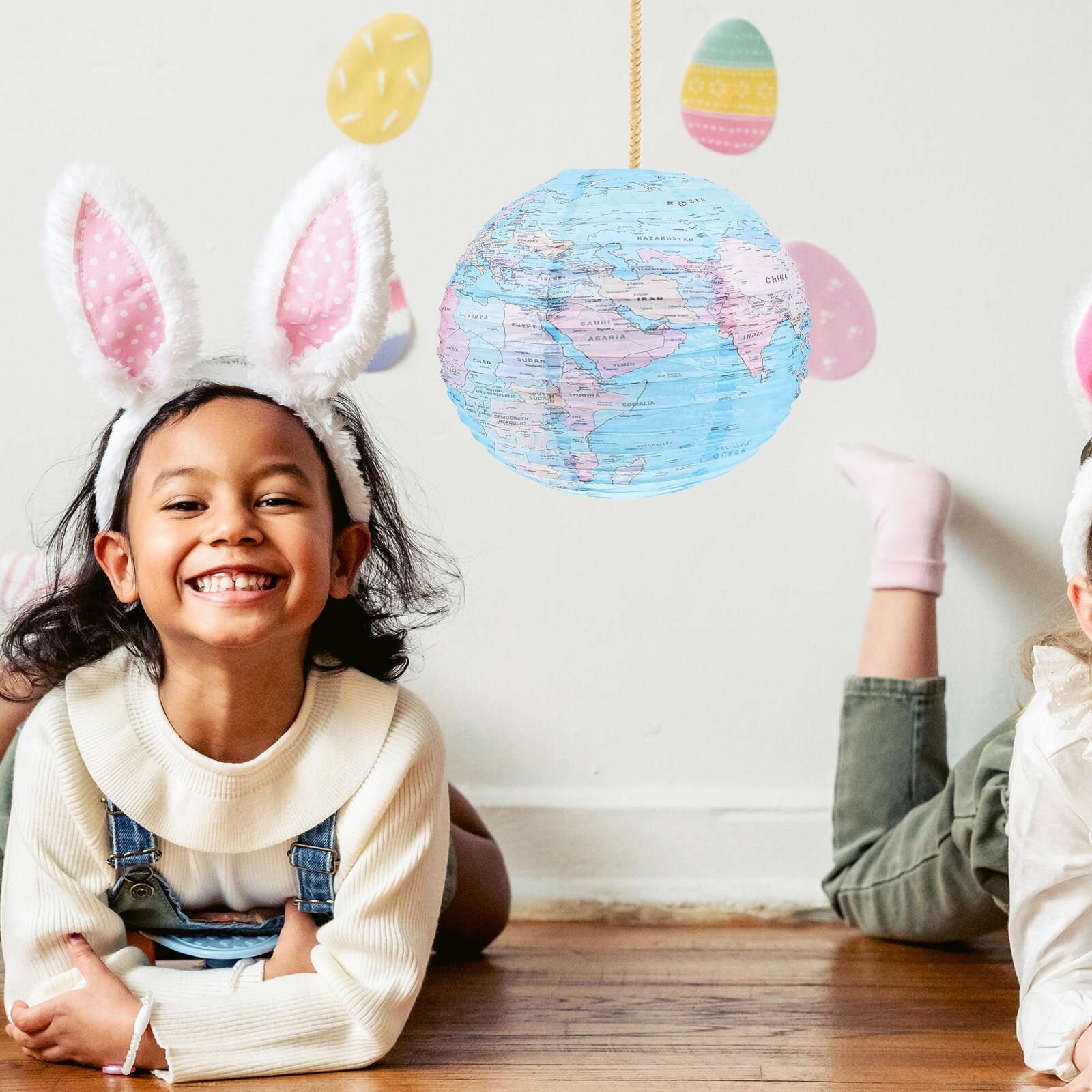 Голубой бумажный фонарь в виде земного шара из бумаги и металла для декоративного украшения