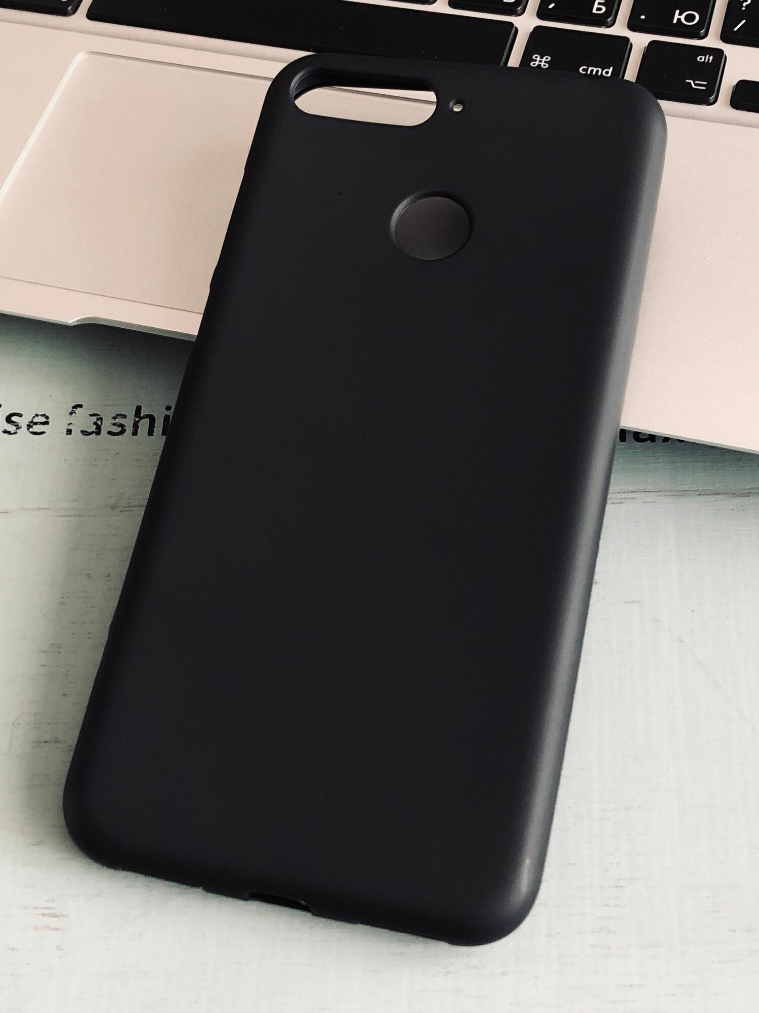 Чехол для Honor 7C (AUM-L41) / чехол на Honor 7A Pro (AUM-L29) / чехол для Huawei Y6 (2018) плотный, матовый, приятный на ощупь, противоударный