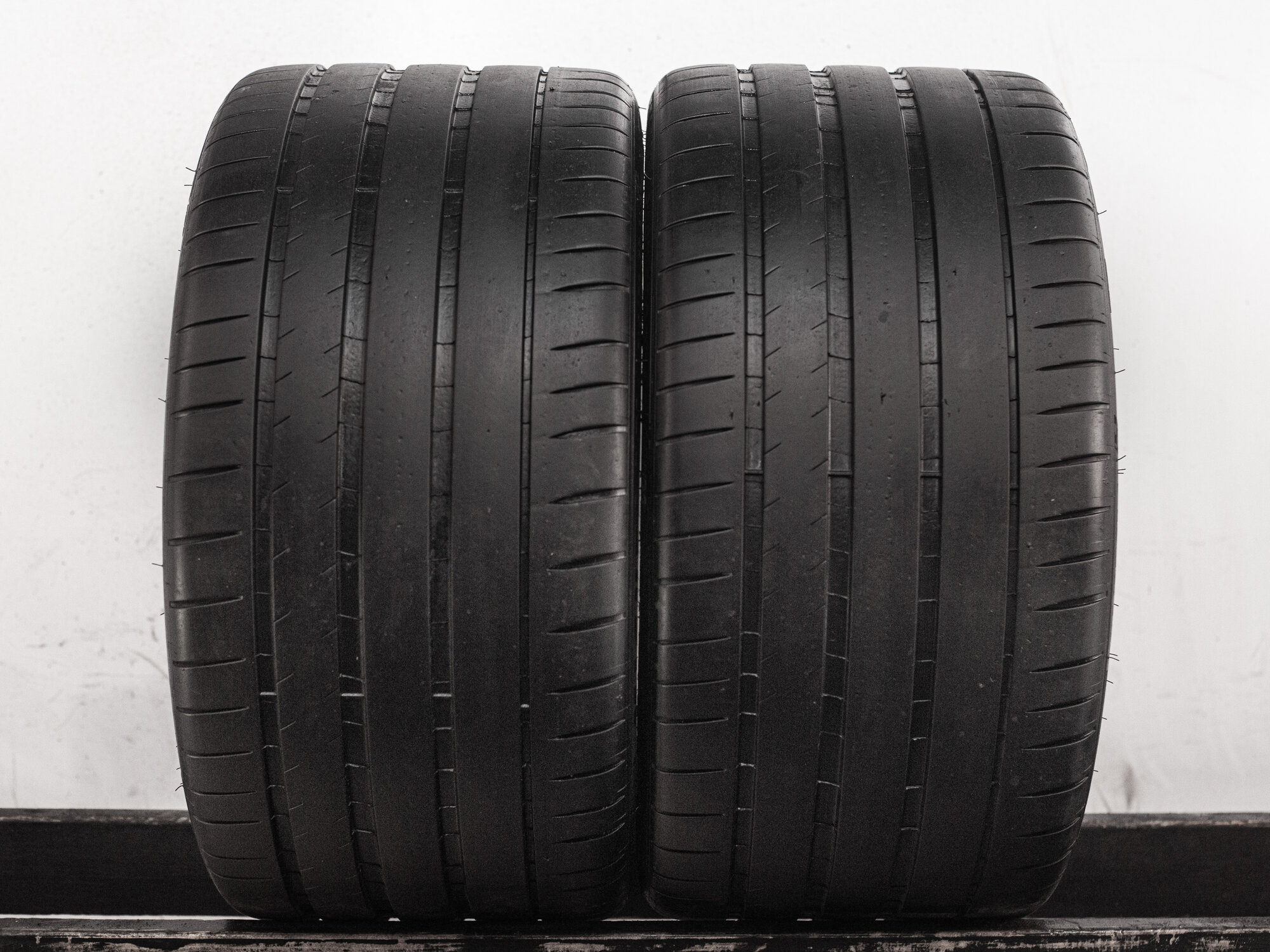 [2] Michelin Pilot Sport PS4 S 315/30 ZR21 105Y