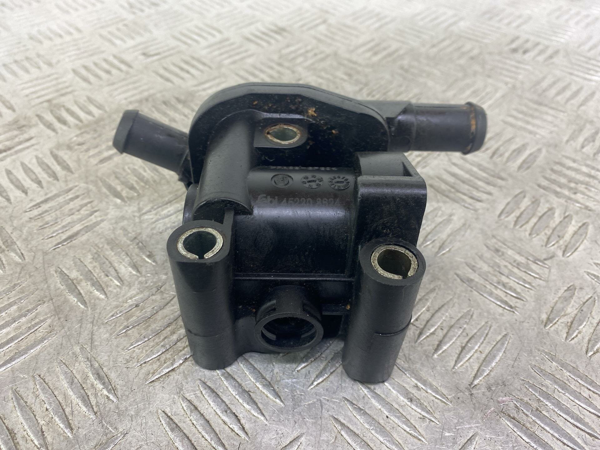 Корпус термостата Ford Focus рест. (2001 - 2005) 452208624