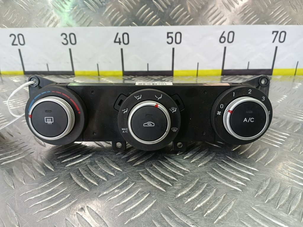 Блок управления печкой Б/У для Kia Ceed ED рестайлинг (2009—2012) 972501H221EQ
