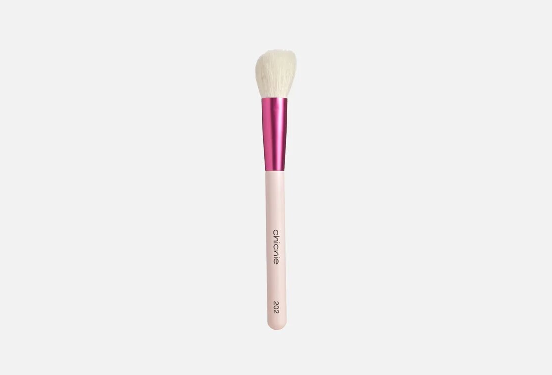 Chicnie blush and contouring brush 202 Кисть для румян и контуринга 1 шт