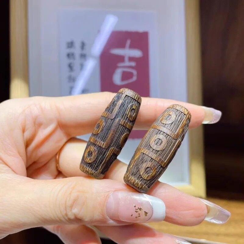 Бусины из агара с девятью глазами