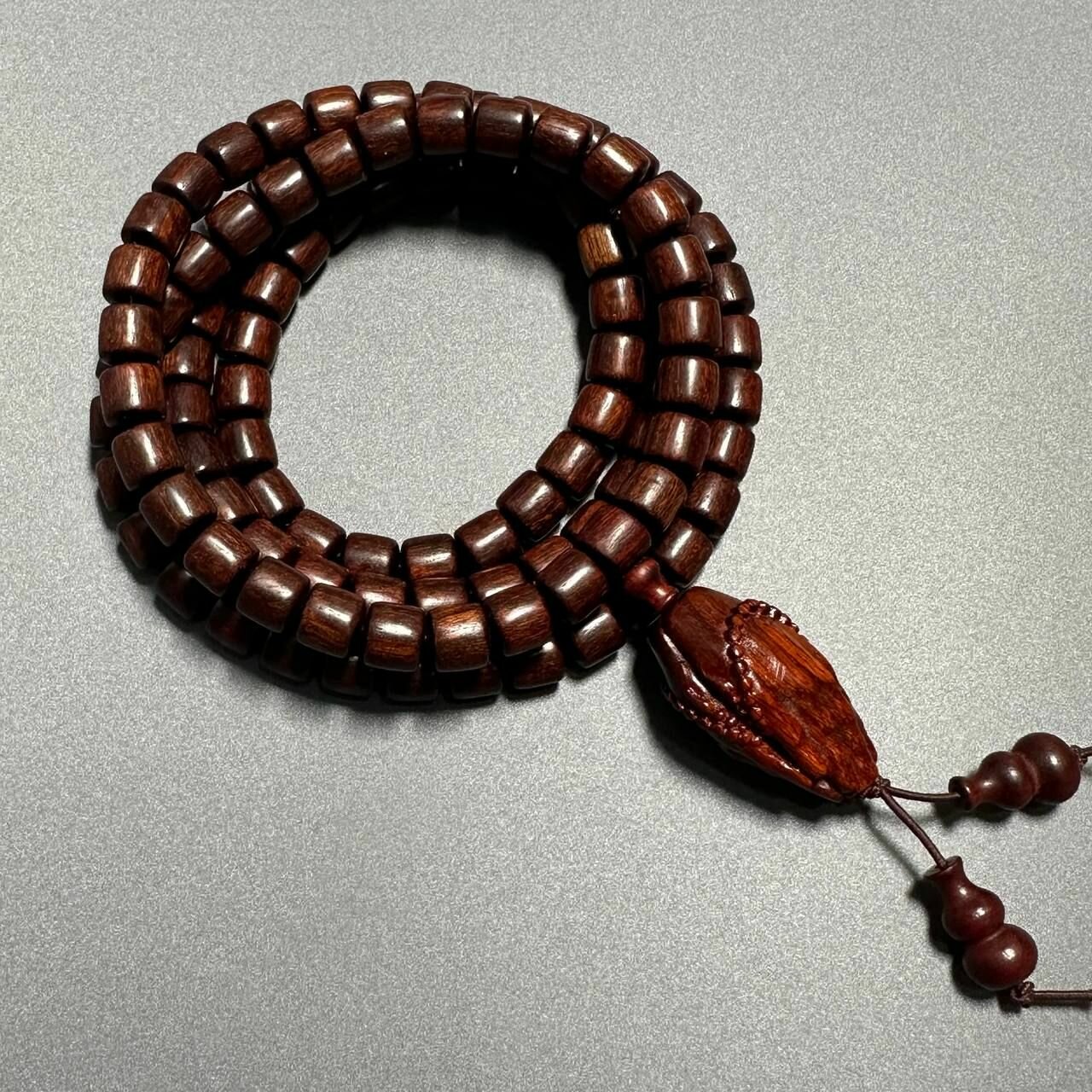 Буддийские Четки 108 бусин, дерево (8 мм).