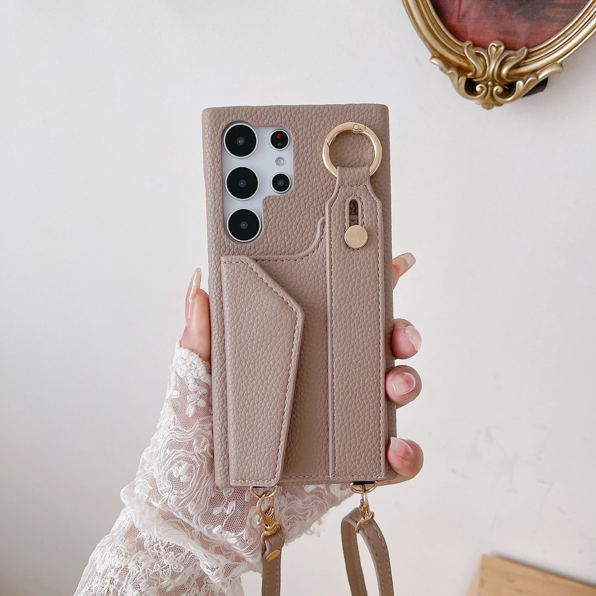 Кожаный чехол на Samsung Galaxy S25 Ultra Brown, с ремешком