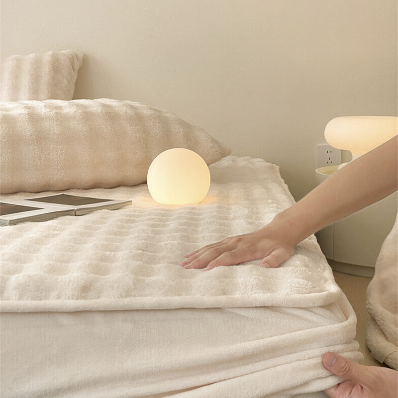 Зимняя утолщённая простыня на резинке из молочного флиса, простыня из кораллового флиса класса А, комплект из трёх предметов, для домашнего использования, наматрасник Simmons,200*220cm