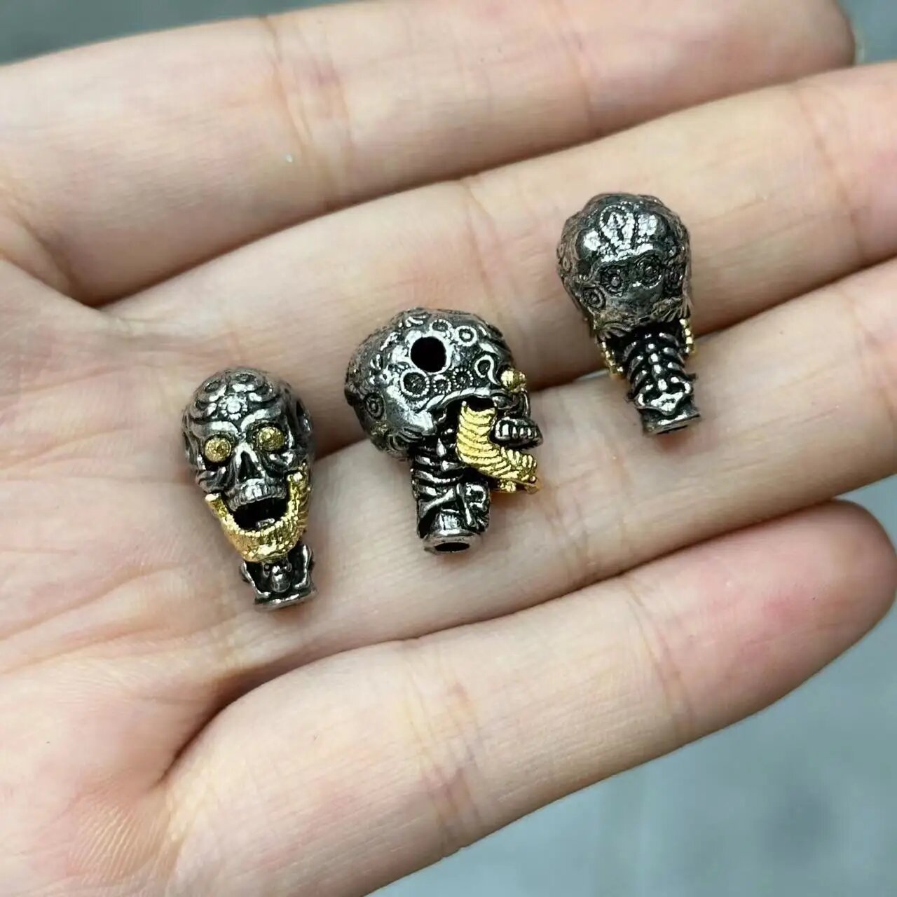 Бусины череп из латуни, Skeleton B, 2 шт.