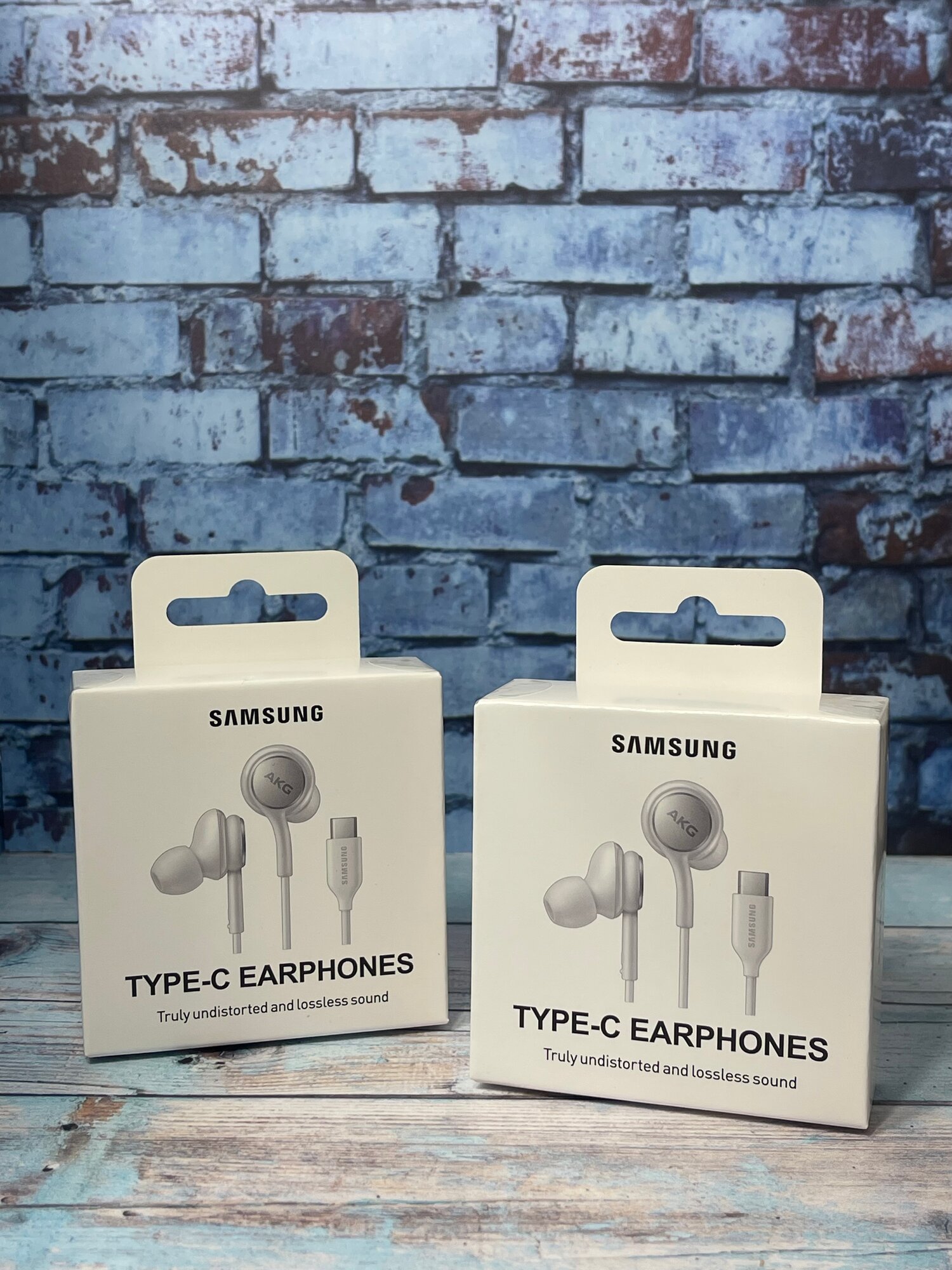 Проводные внутриканальные наушники с микрофоном для телефона AKG Type-C Earphones (EO-IC100), белые