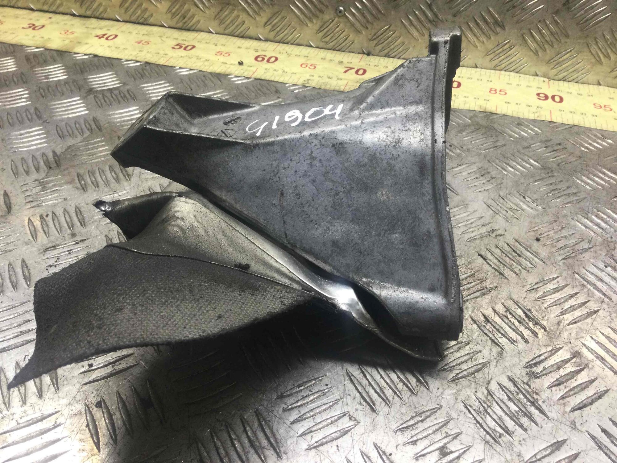 Б/У Кронштейн КПП Volkswagen Passat B5+ [рестайлинг] (2000-2005) 2001 г.