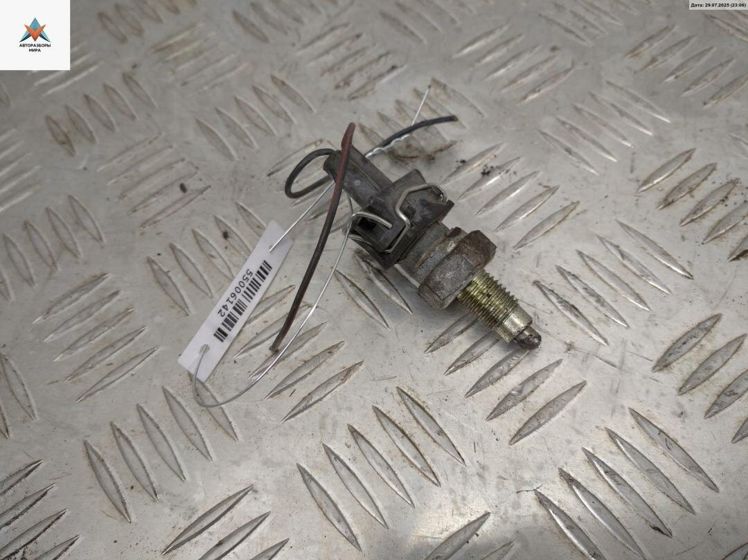 Датчик включения заднего хода (лягушка) Volkswagen Transporter T4 1997