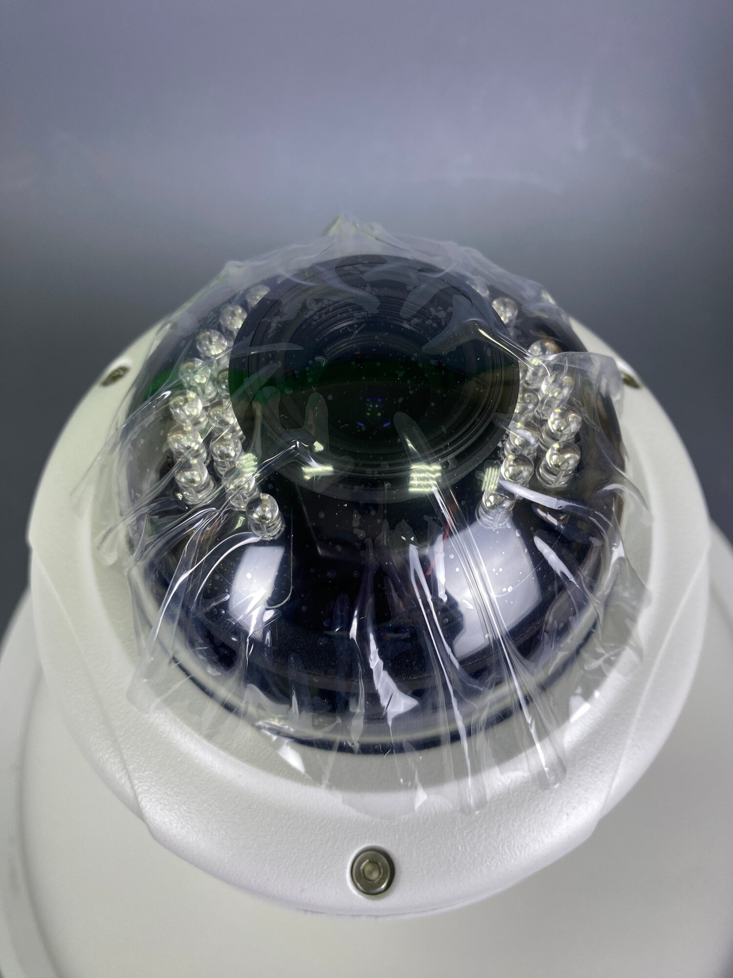 Уличная IP-камера видеонаблюдения IPC-HDBW3300P/ Вариофокальный объектив 4 -10 мм/ ИК подсветка до 20м