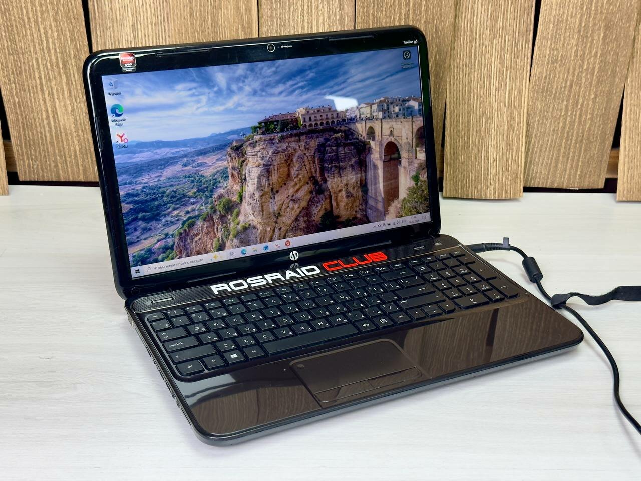 Ноутбук HP Pavilion G6-2200 AMD A10-4600M 2,30GHz/8Gb/SSD120Gb/Radeon HD7670M+76600G/DVDRW/WiFi/Win 10/15,6", батарея 60мин